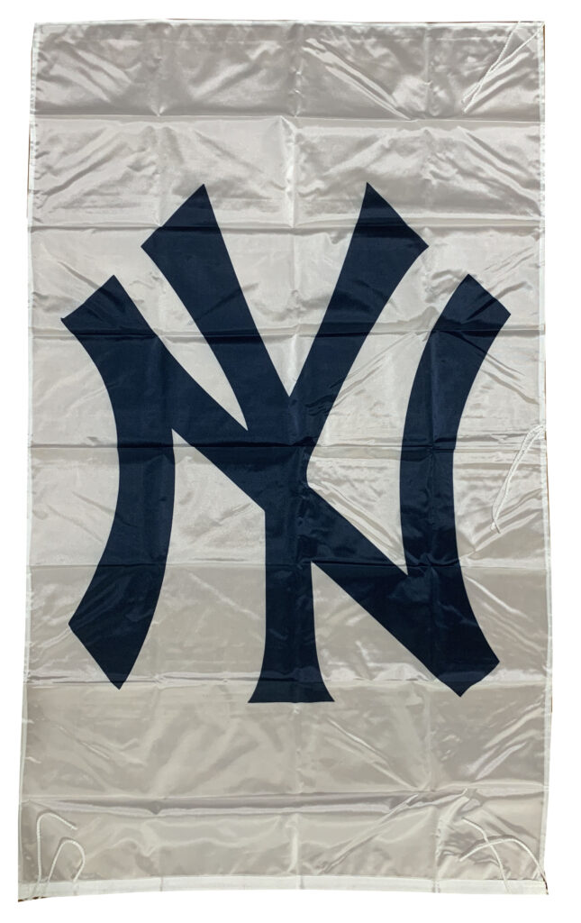 New York Yankees NY White Vertical Flag / Banner 5 X 3 Ft (150 X 90 Cm ...